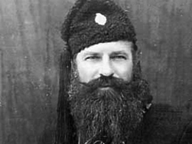 Gjykata Serbe Rehabiliton Komandantin Çetnik - Fokusi